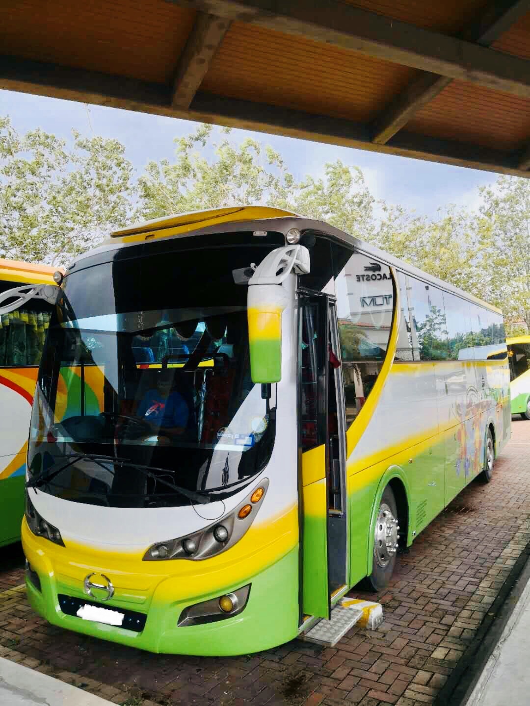 FLEET VEHICLES | HM Travel & Tour Sdn. Bhd